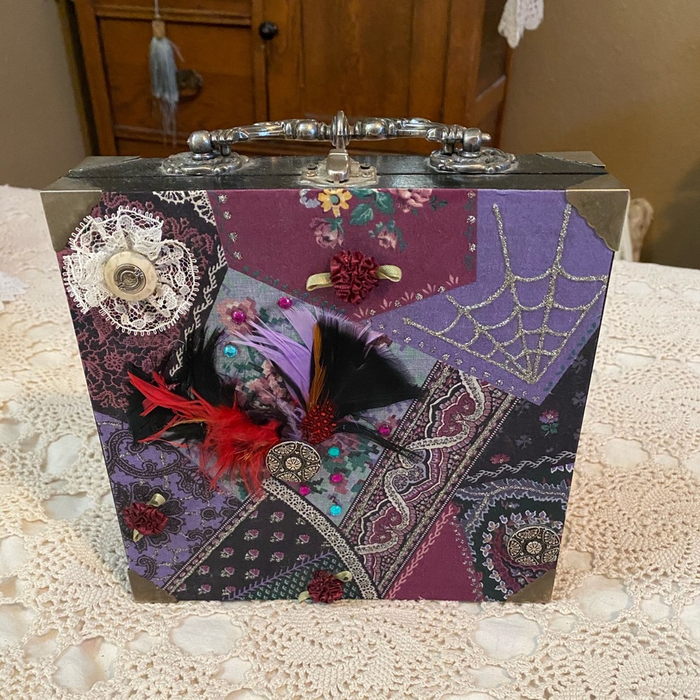 Women’s Wooden Cervantes Cigar Box Purse - Gem